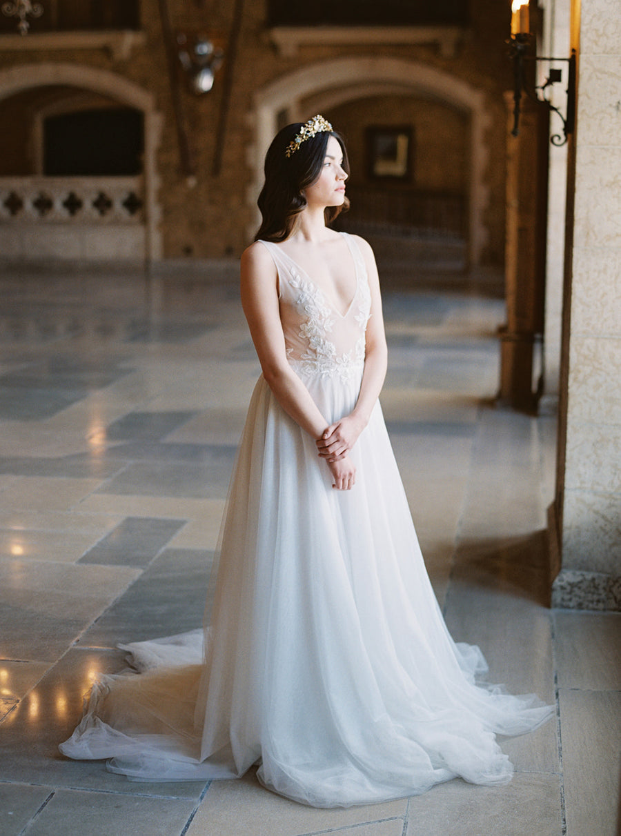 TITANIA | Floral Wedding Crown with Butterflies – Noon on the Moon